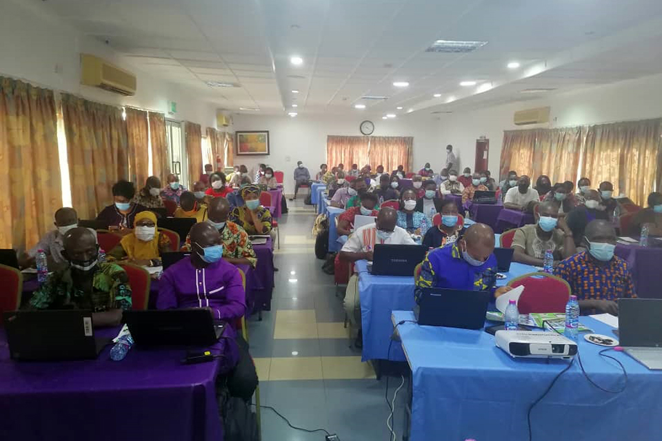 IDeL Trains Tutors for Second-Semester Courses on the New Curriculum ...